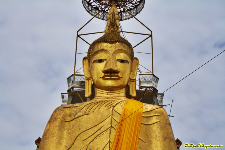 Temples of Thailand: Wat Indraviharn, Bangkok | The Road to Anywhere
