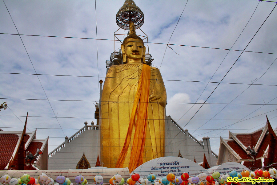 Temples of Thailand: Wat Indraviharn, Bangkok | The Road to Anywhere