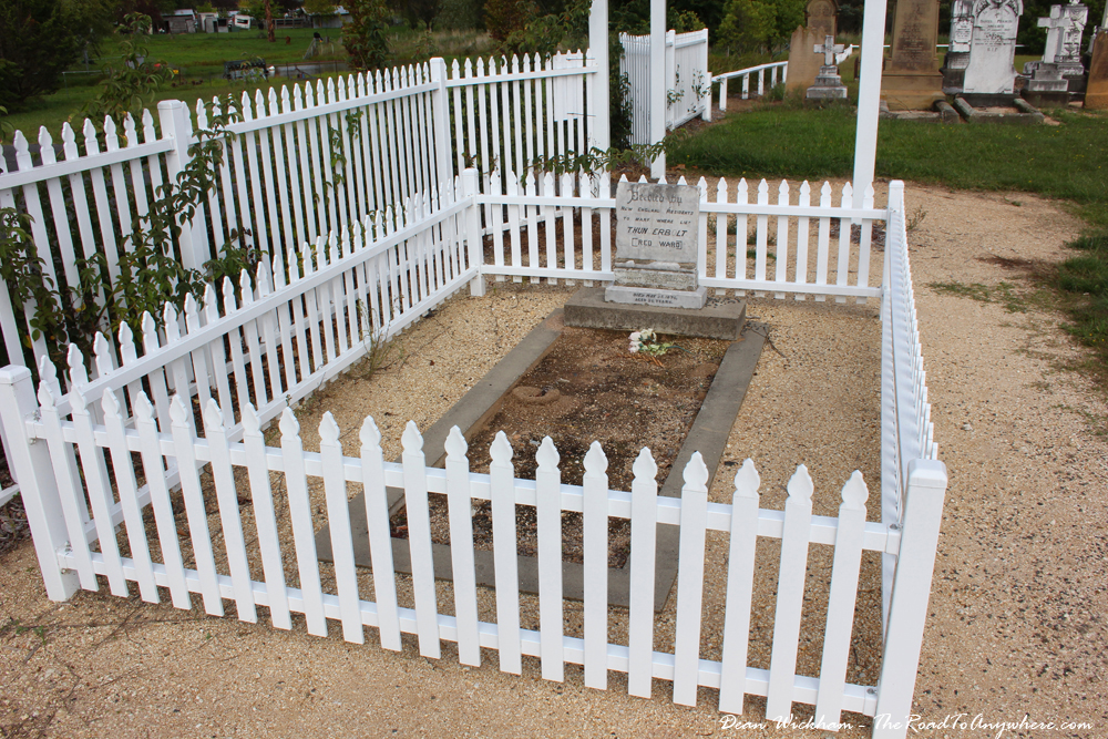 Visiting Captain Thunderbolt's Grave in Uralla, Australia | The Road to ...